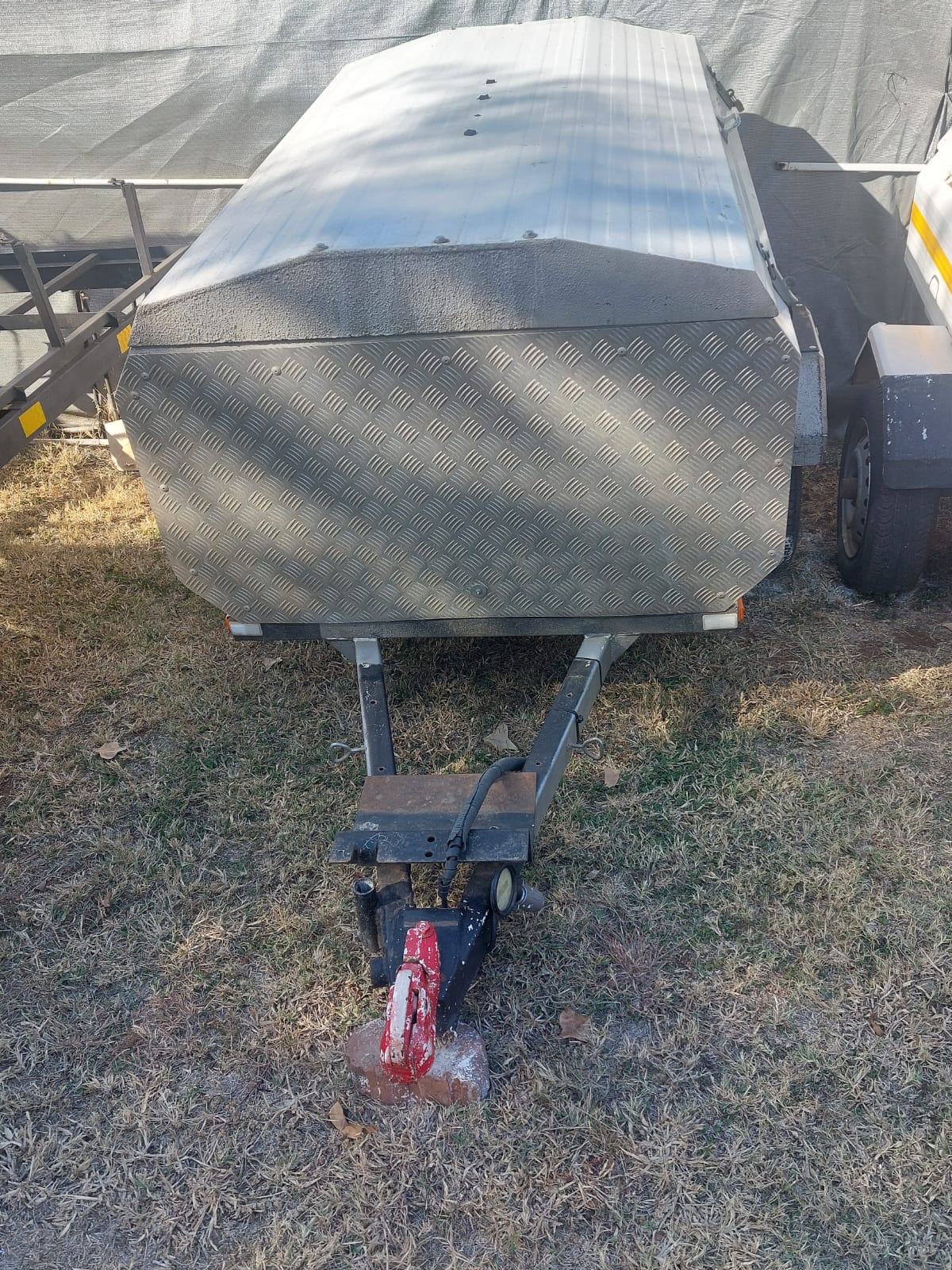 5 foot venter trailer on the road | Junk Mail