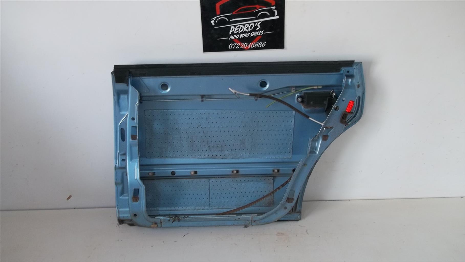 Used Audi 80 (B3) right rear door for sale in Gauteng | Auto Mart
