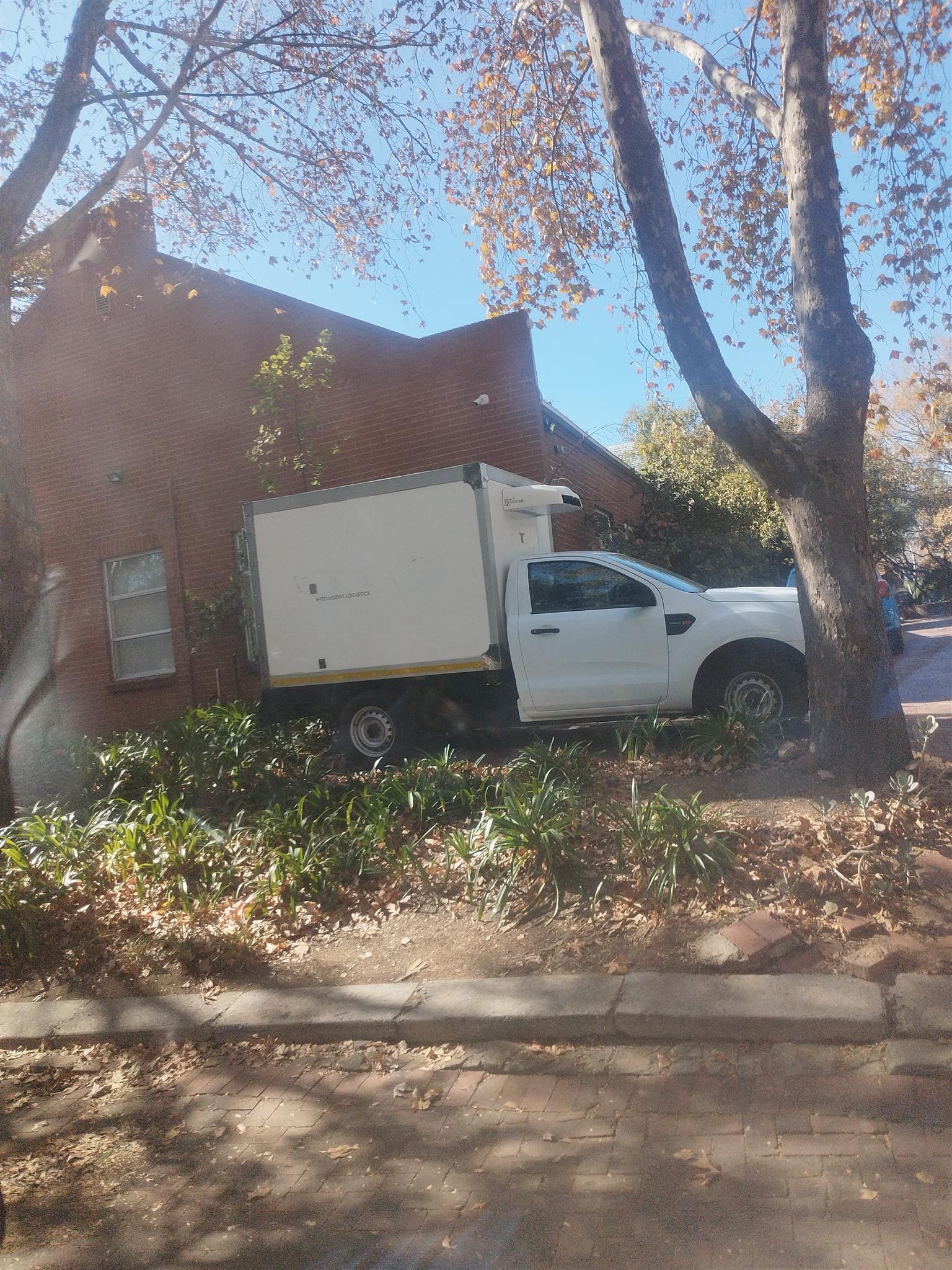 Refrigerated freezer box with complete transfrig set | Junk Mail ...