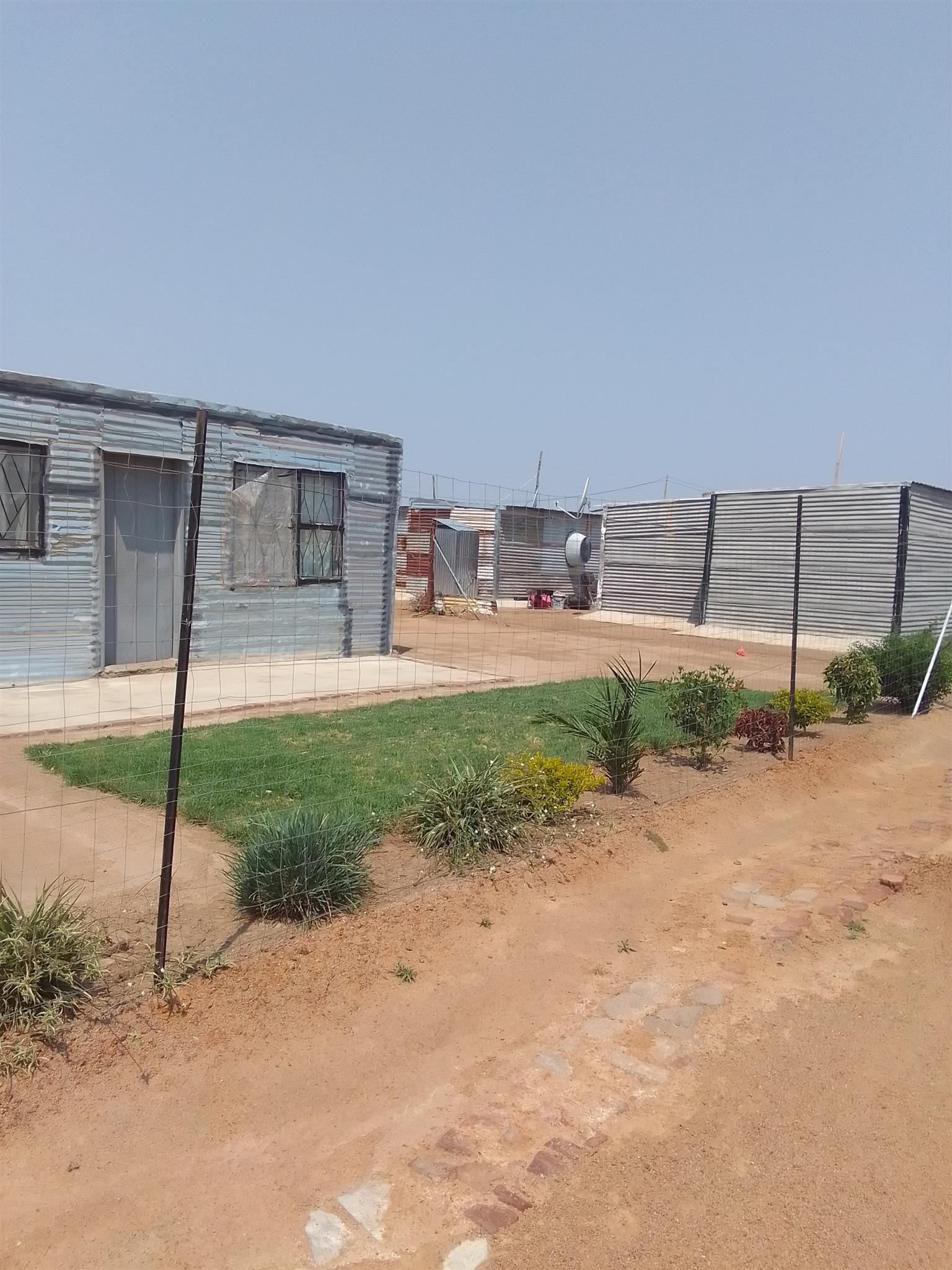 Stand with two rooms shack | Junk Mail Marketplace