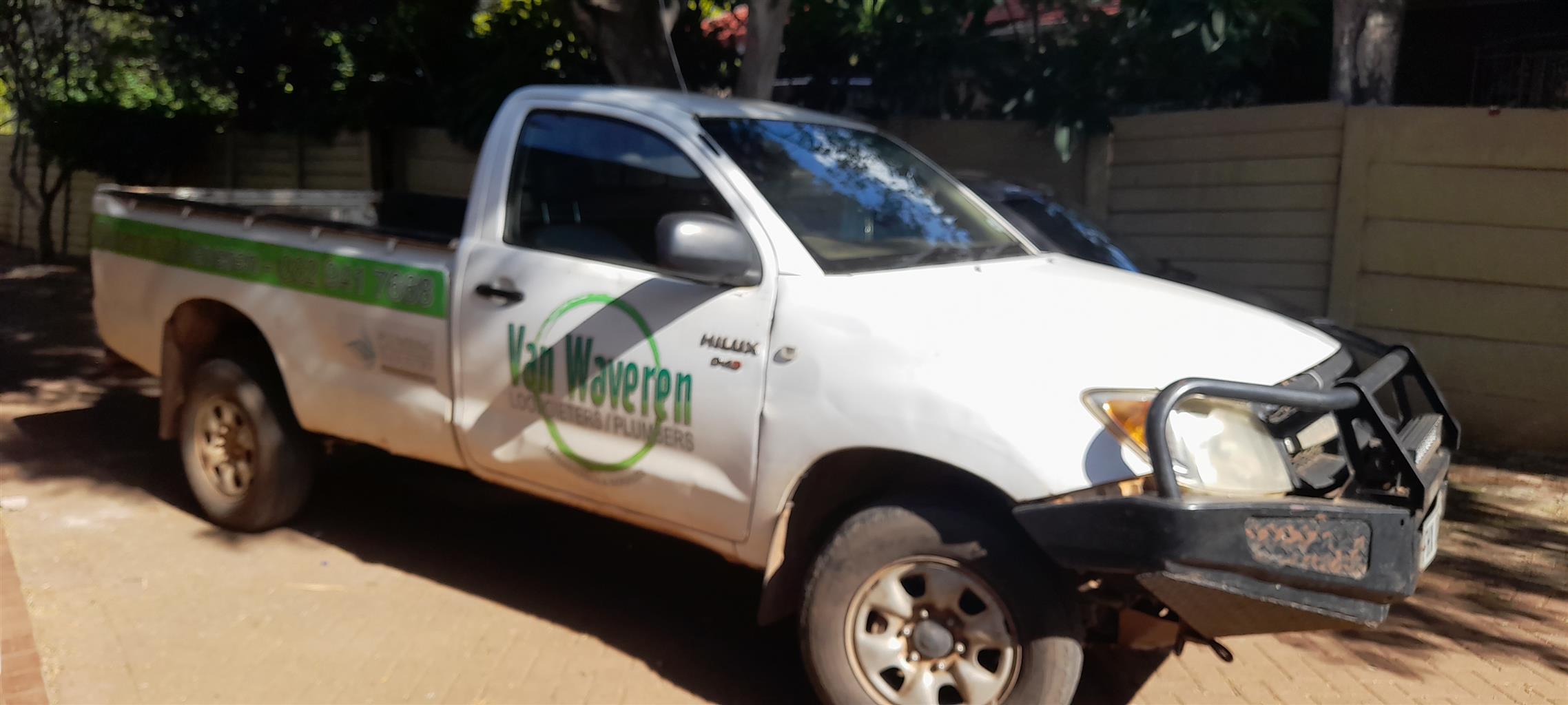 Toyota Hilux 2.5D - 4D SRX 4x4 | Junk Mail