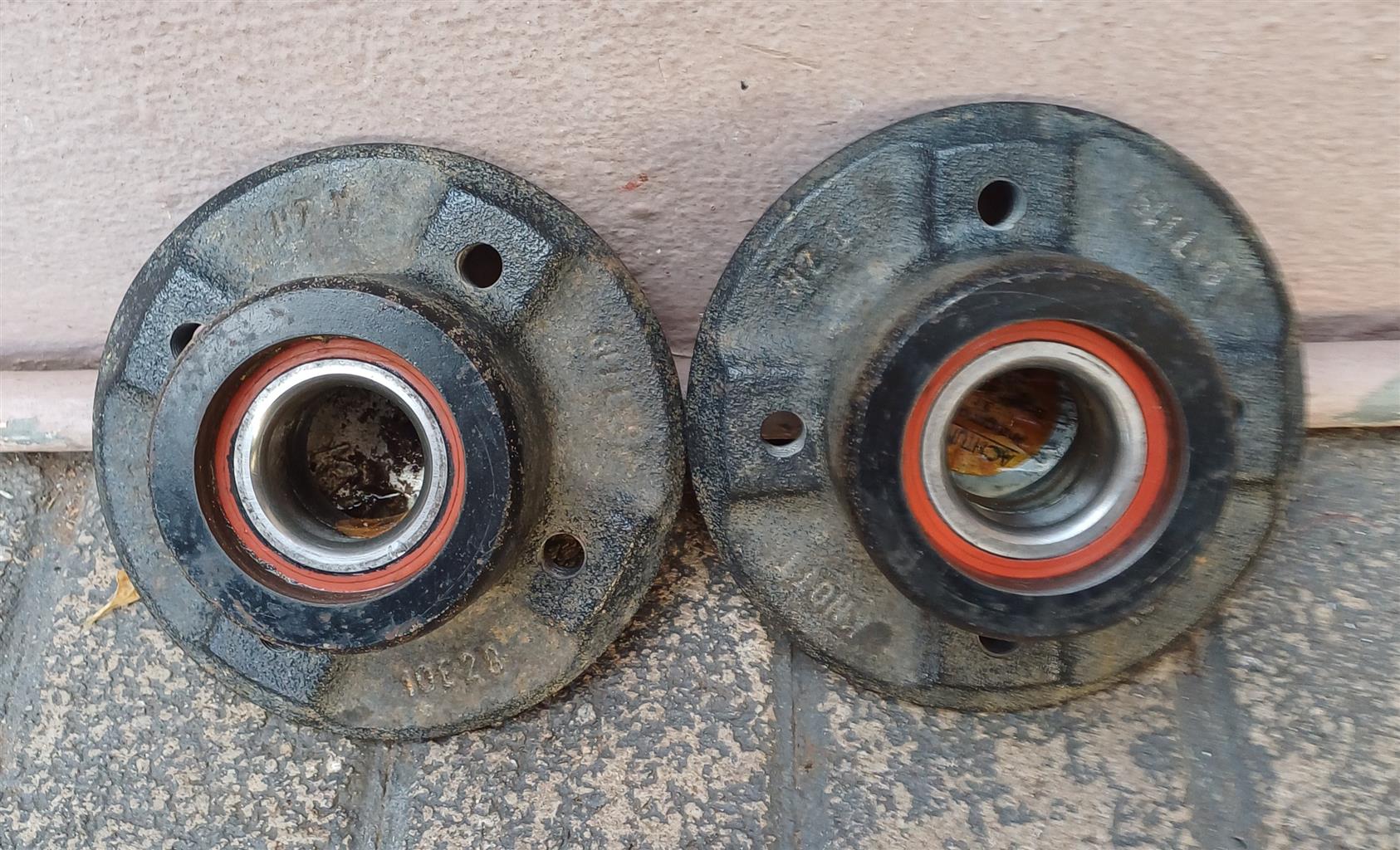 Knott Axel Hubs for Trailer. | Junk Mail