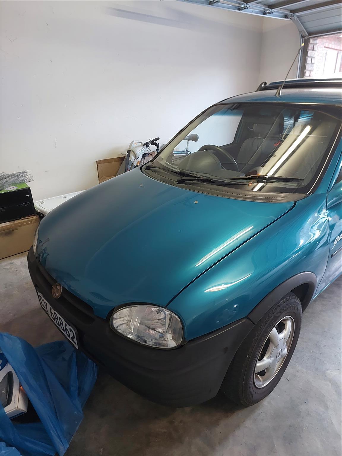 Opel Corsa 1998 Sporty Looks