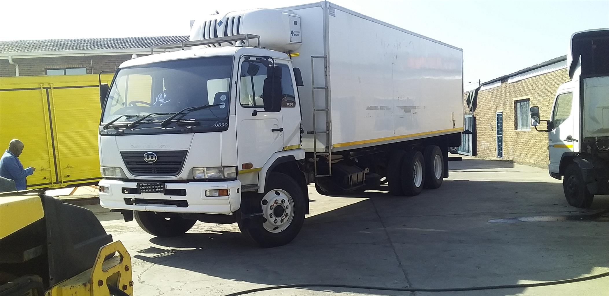2009 NISSAN DIESEL UD90 FRIDGE BODY | Junk Mail Marketplace