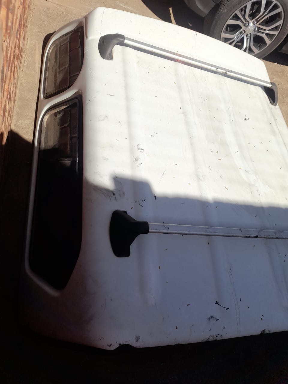 Second hand canopy for Fiat Strada 2010 model can fit small bakkies ...