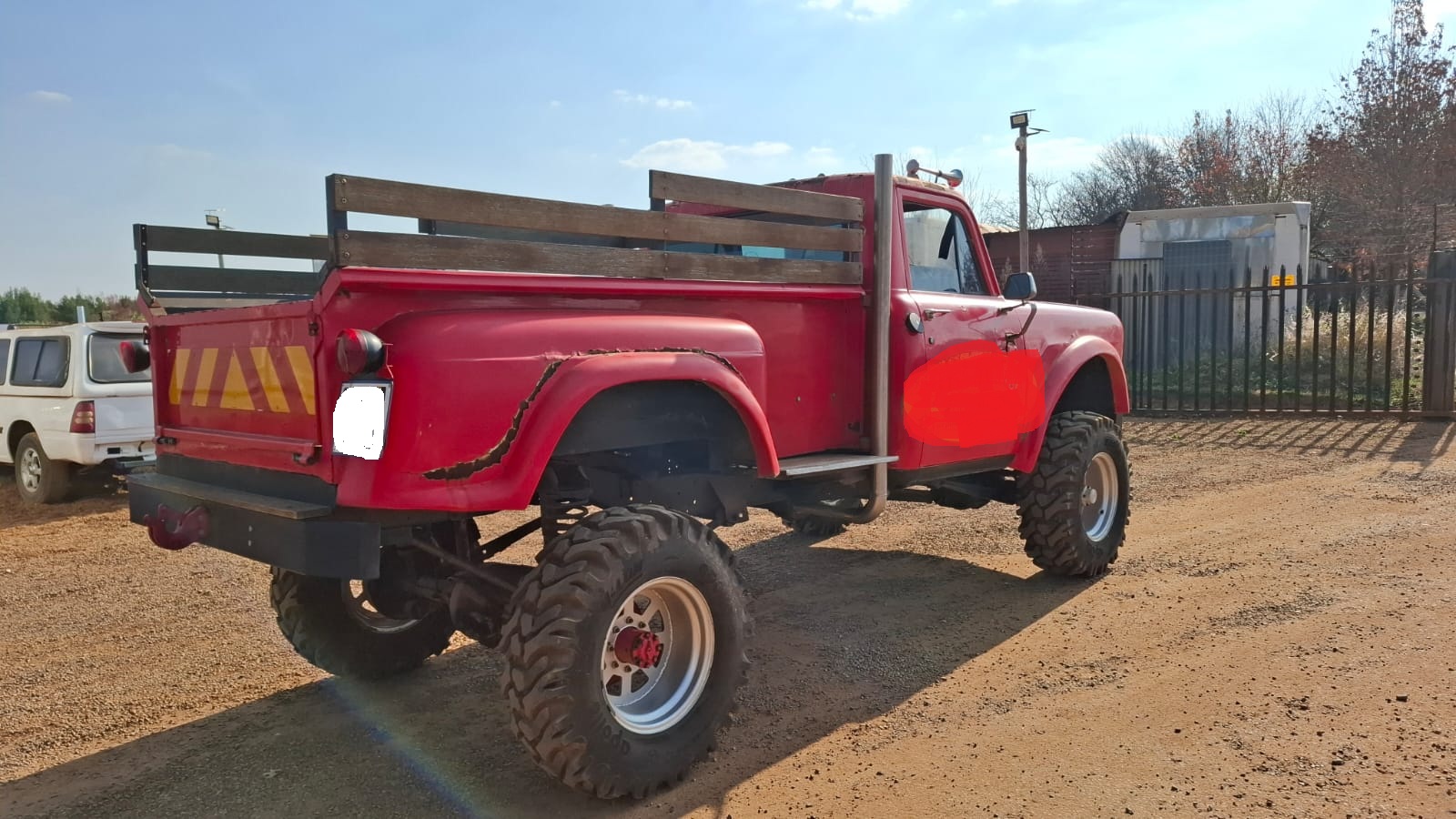 USED 1975 INTERNATIONAL 4X4 BAKKIE FOR SALE | Junk Mail Marketplace