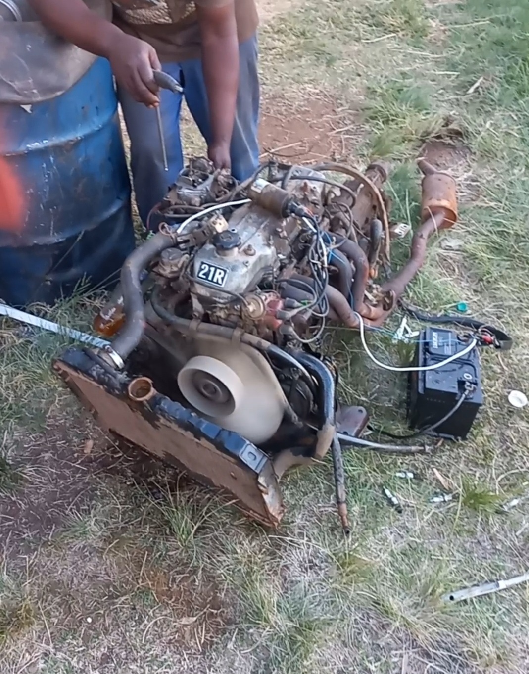 Toyota Cressida 21R petrol engine running perfectly | Junk Mail Marketplace