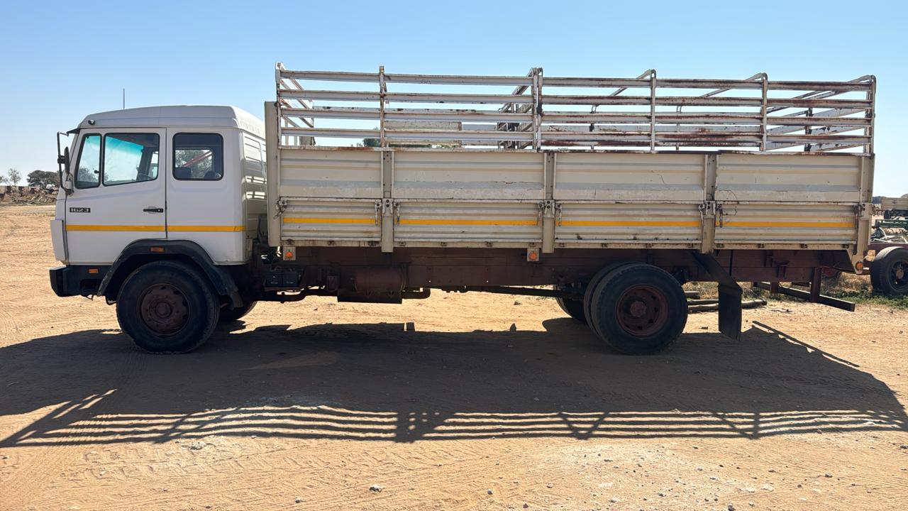 MERCEDES BENZ 1623 ECONOLINER CATTLE TRUCK 1996 | Junk Mail Marketplace