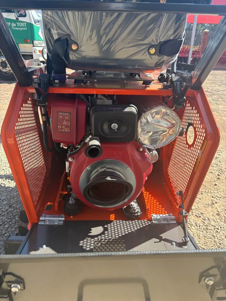 MINI EXCAVATOR | Junk Mail Marketplace