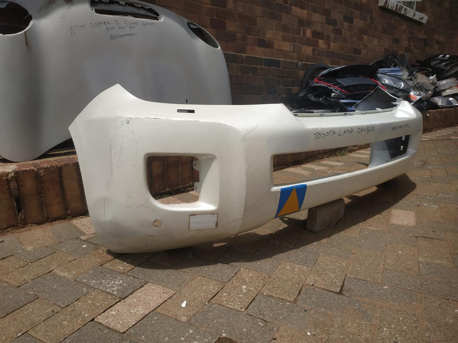 Toyota land cruiser 200 Series front bumper shell | Junk Mail