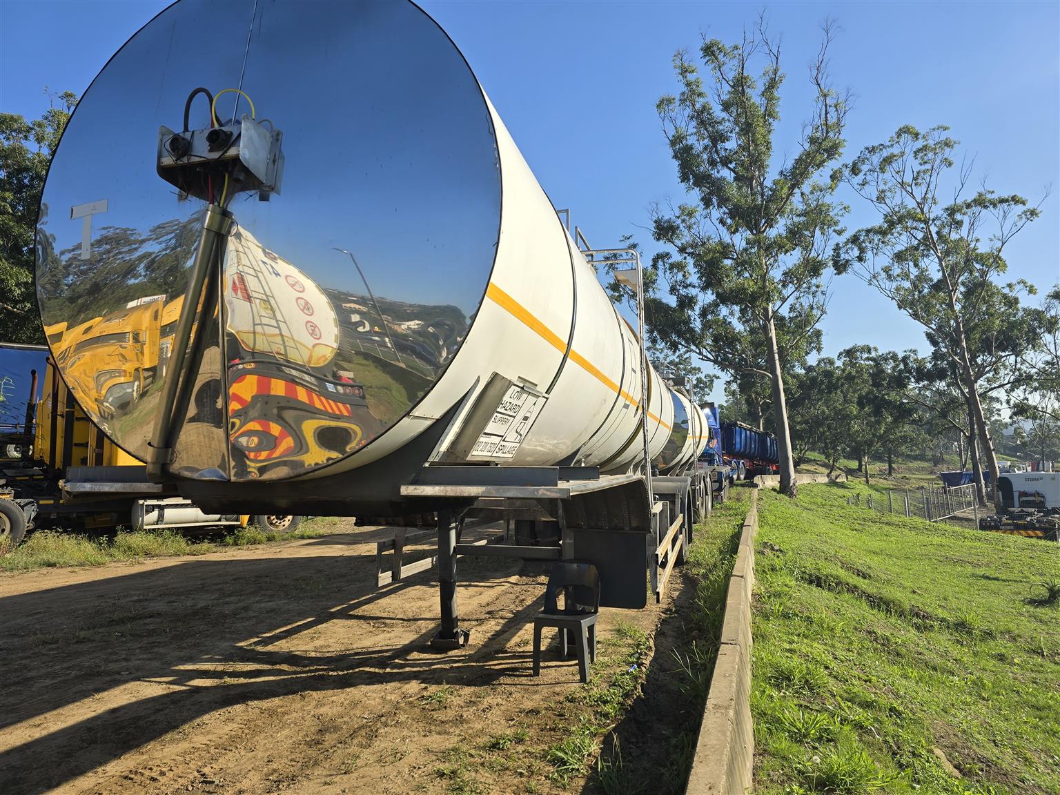 CA MULLER & PUP TANKER TRAILERS, 2013-AA3988 | Junk Mail