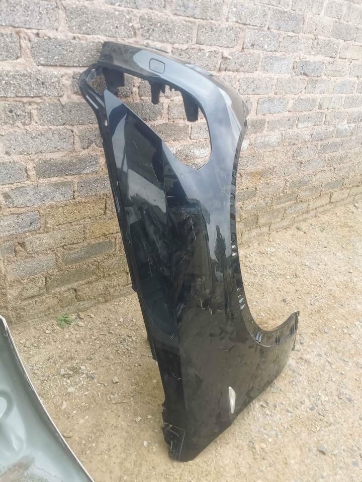 BMW X5 E70 right front fender | Junk Mail Marketplace