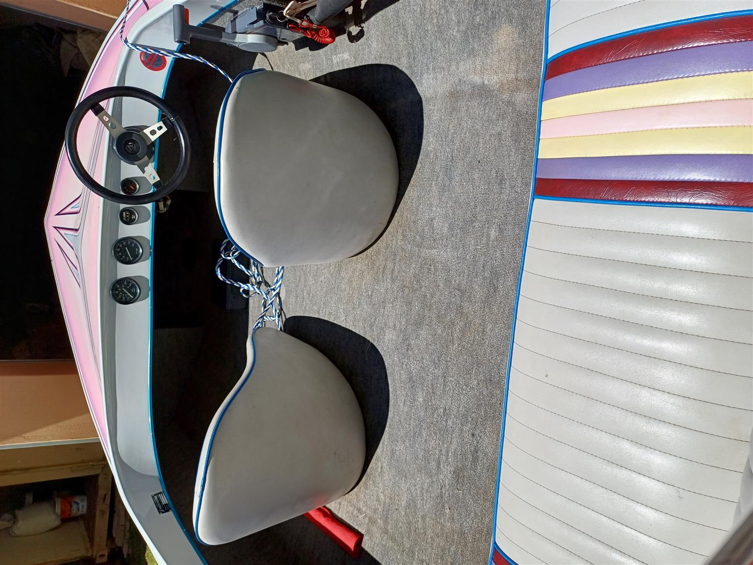 Mini Raven ski boat with 90 Yamaha engin | Junk Mail