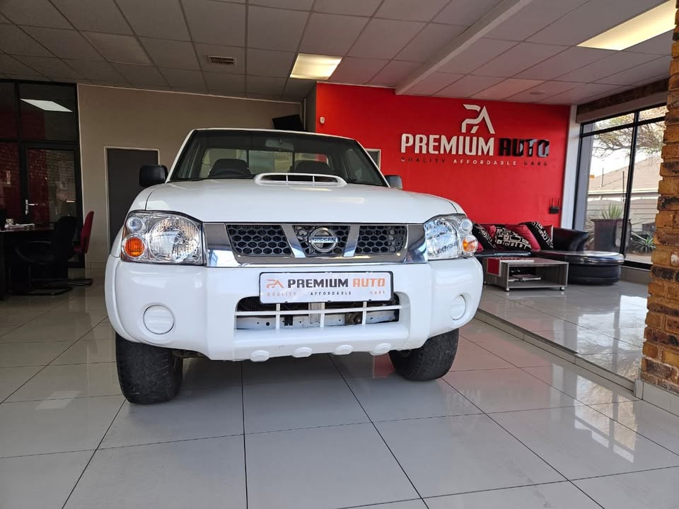 2017 NISSAN NP300 2.5 TDI HI-RIDER S/C | Junk Mail Marketplace