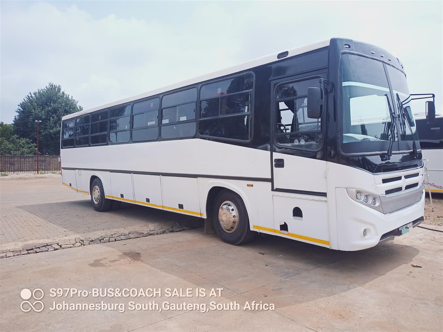 2000 VOLVO B7 65 SEATER COMUTER BUS | Junk Mail Marketplace