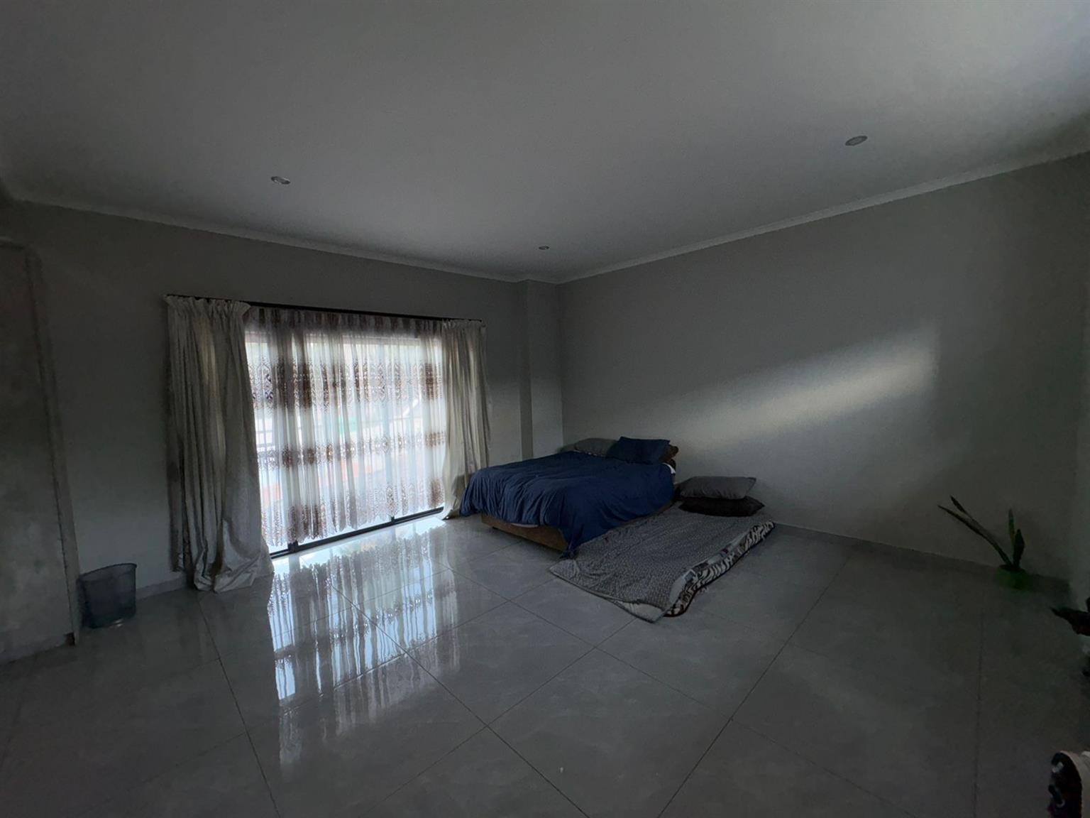 Contemporary Lock-Up-and-Go Duplex in Prime Bo-dorp Location | Junk ...