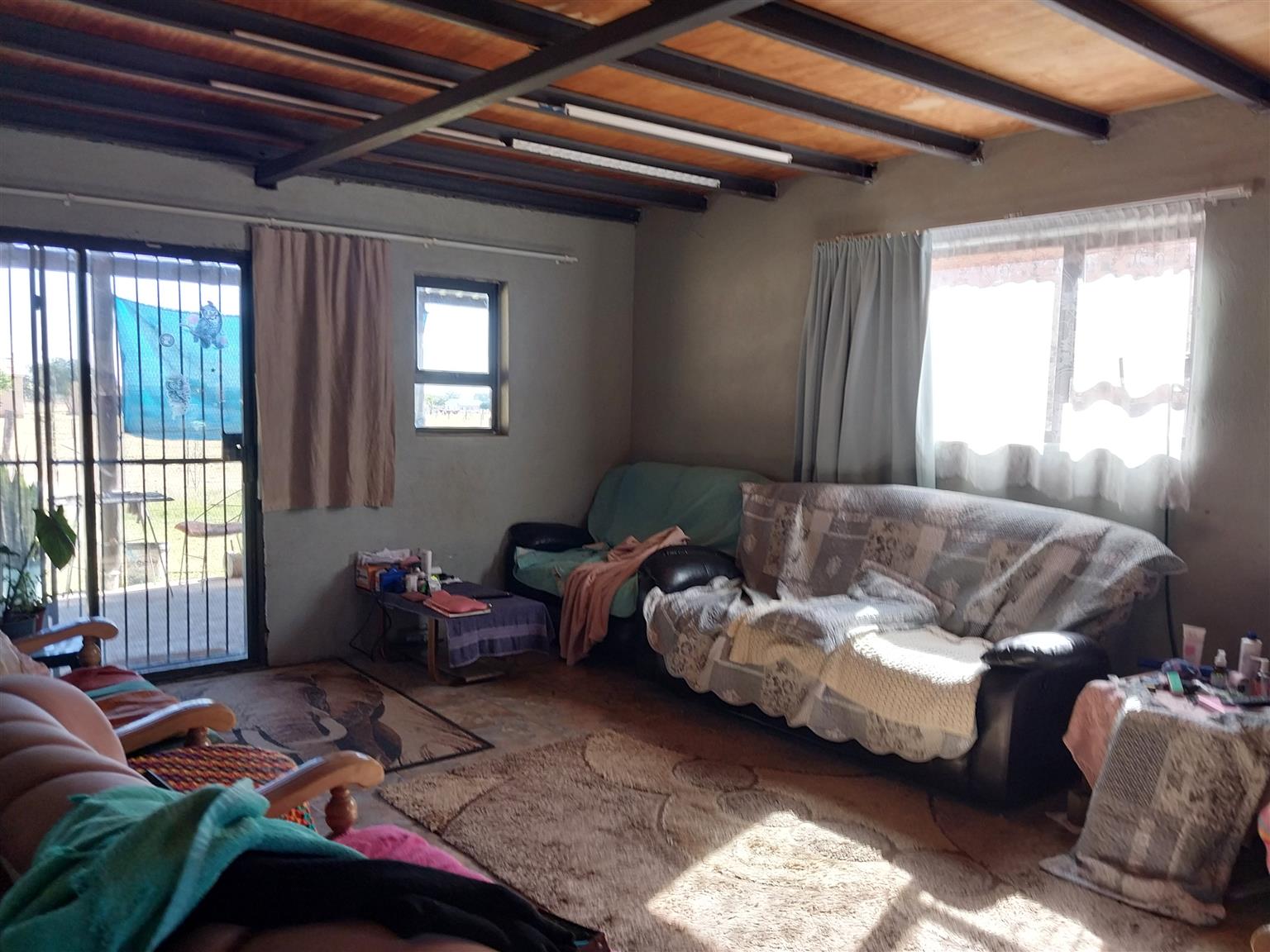 Small holdings. New house. 110 pecan trees. Electric fence 1.1 hect ...