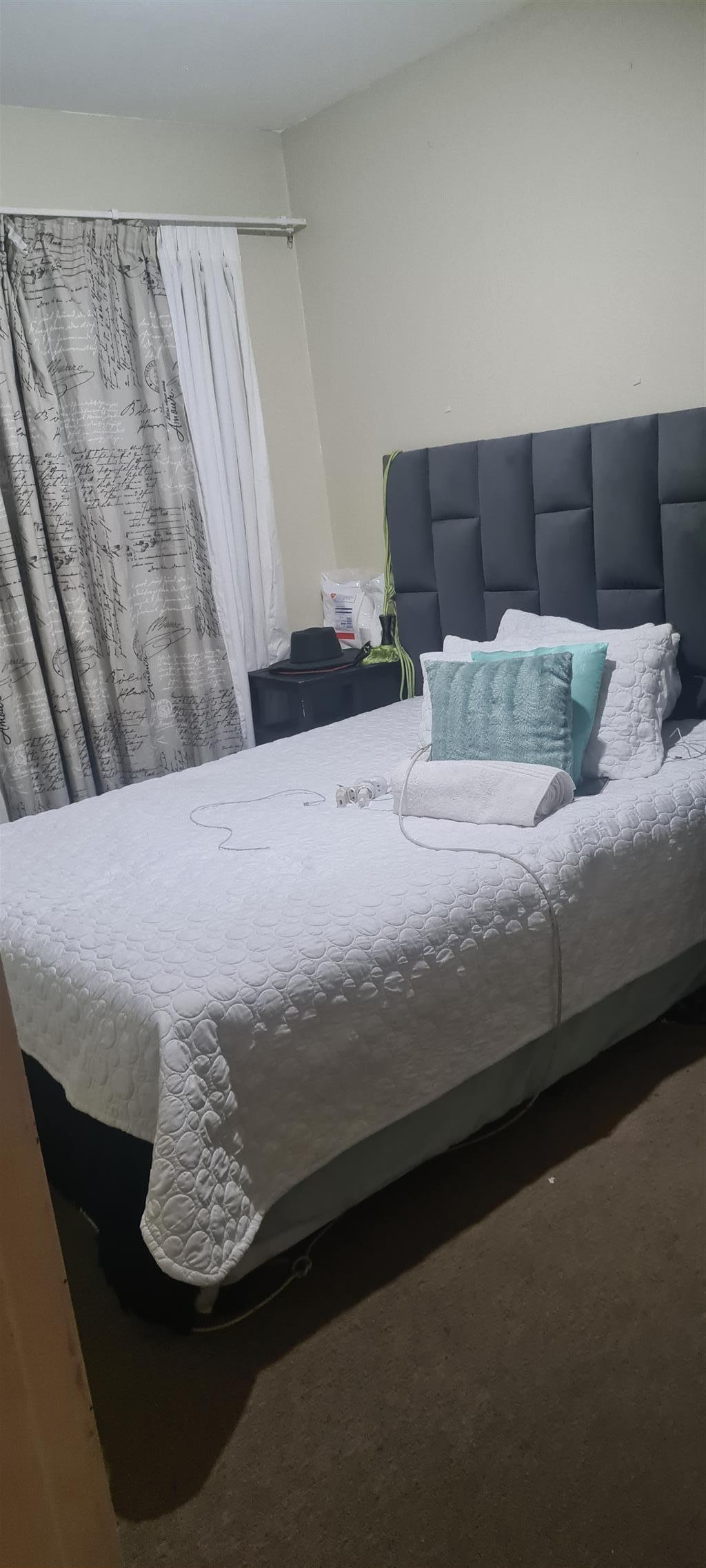 1 room to rent in a 3 bedroom commune apartment, in Pretoria East ...