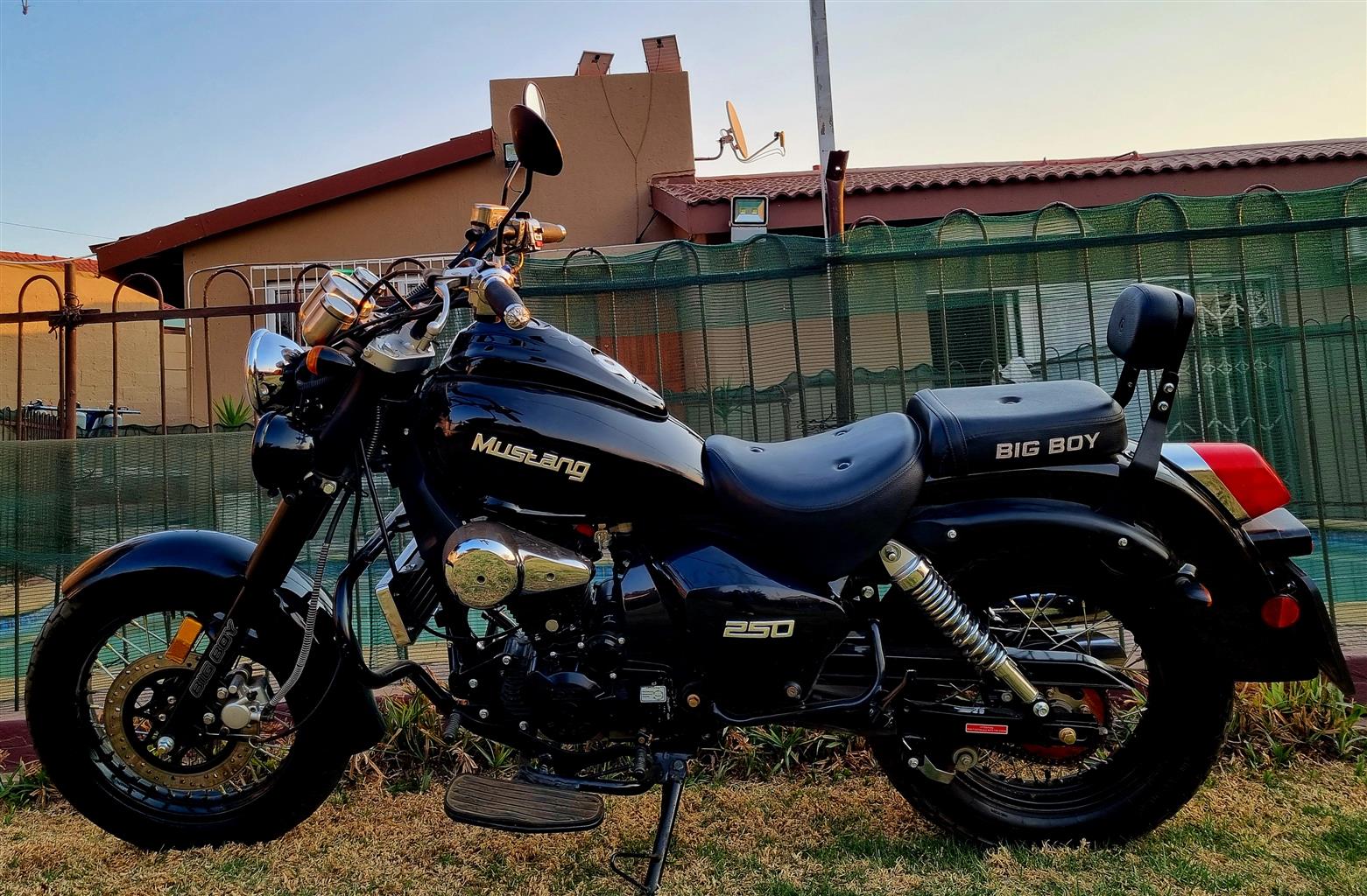 BIG BOY MUSTANG 250 CC (BEAUTIFUL BIKE) | Junk Mail Marketplace