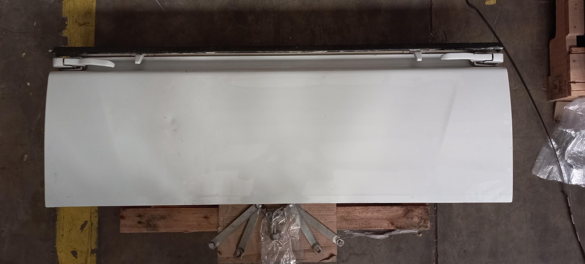 Isuzu kb250 tailgate | Junk Mail