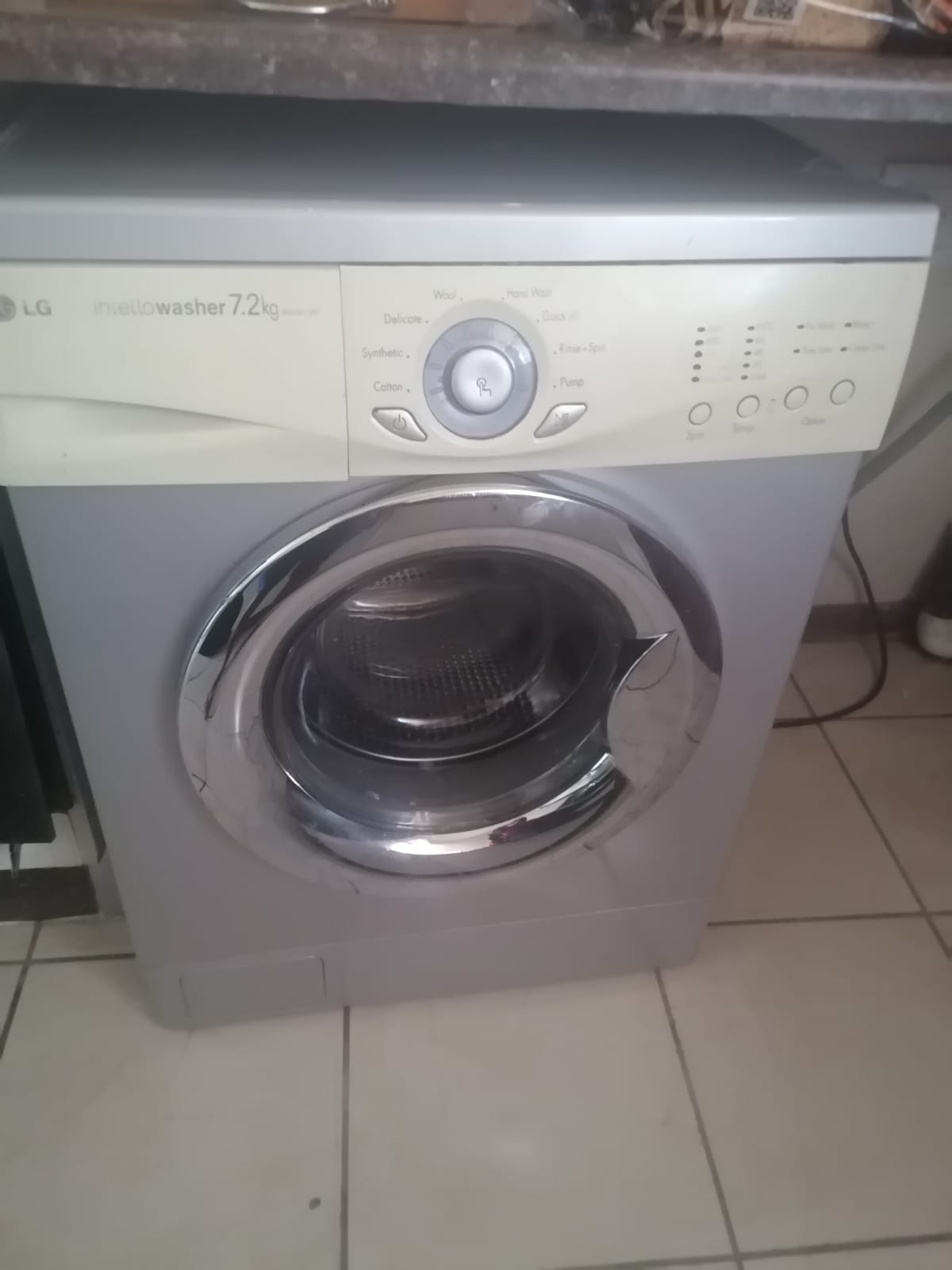 8kgs Silver LG front loader washing machine | Junk Mail Marketplace