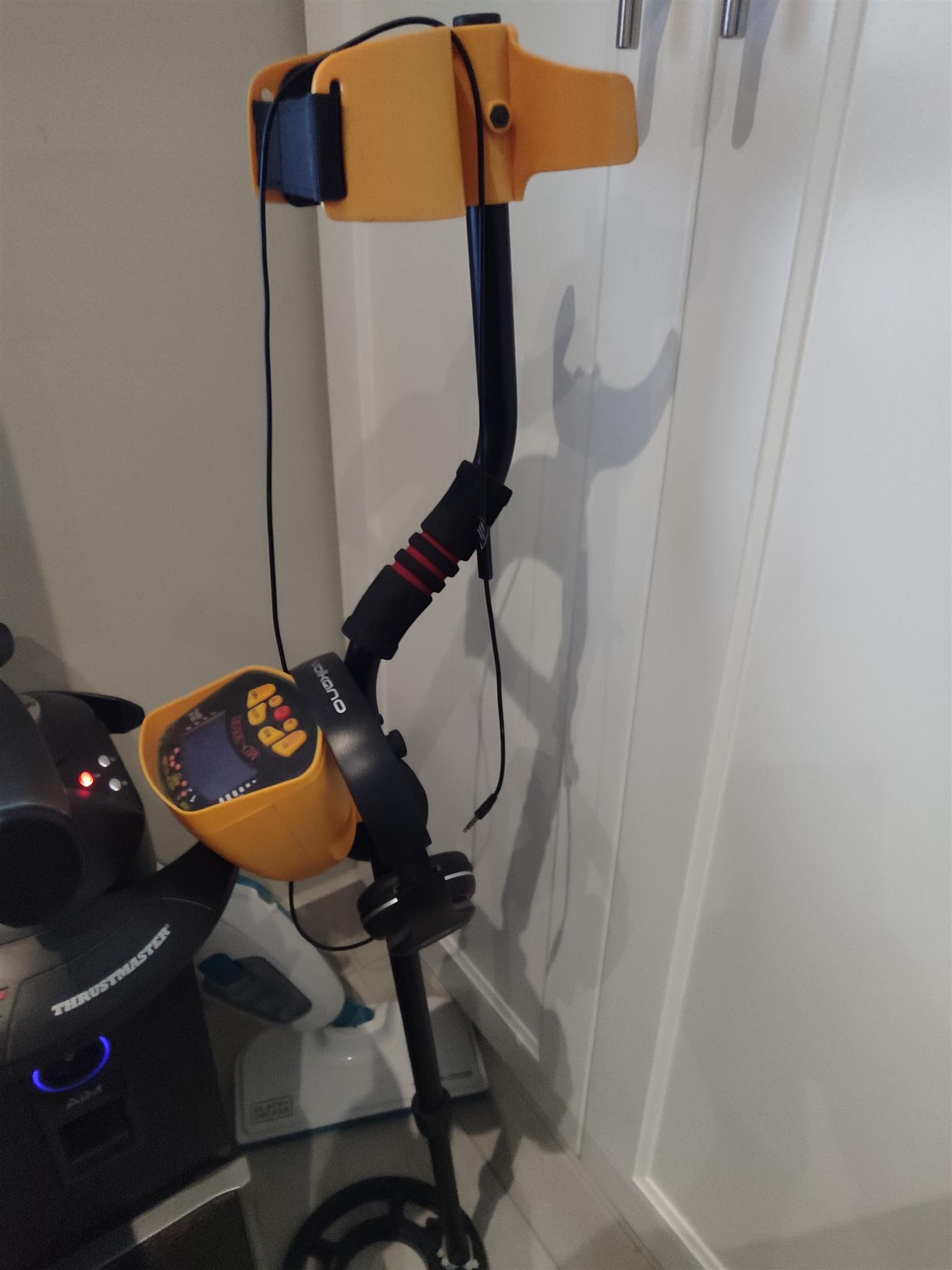 Metal detector | Junk Mail Marketplace