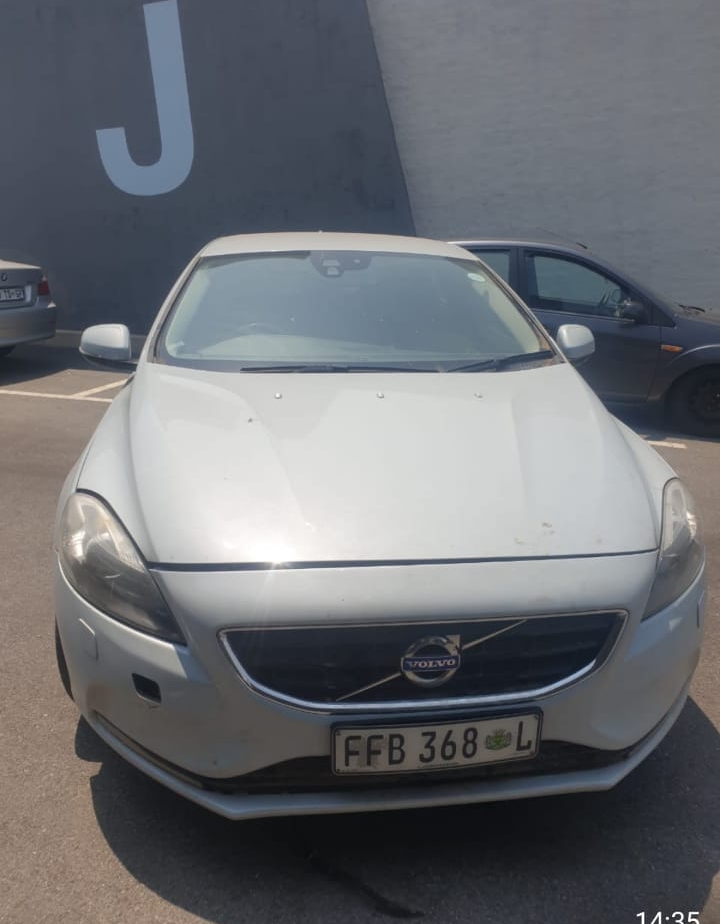 STRIPPING 2014 VOLVO V40 D2 | Junk Mail