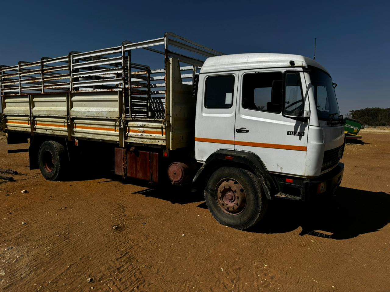 MERCEDES BENZ 1623 ECONOLINER CATTLE TRUCK 1996 | Junk Mail Marketplace