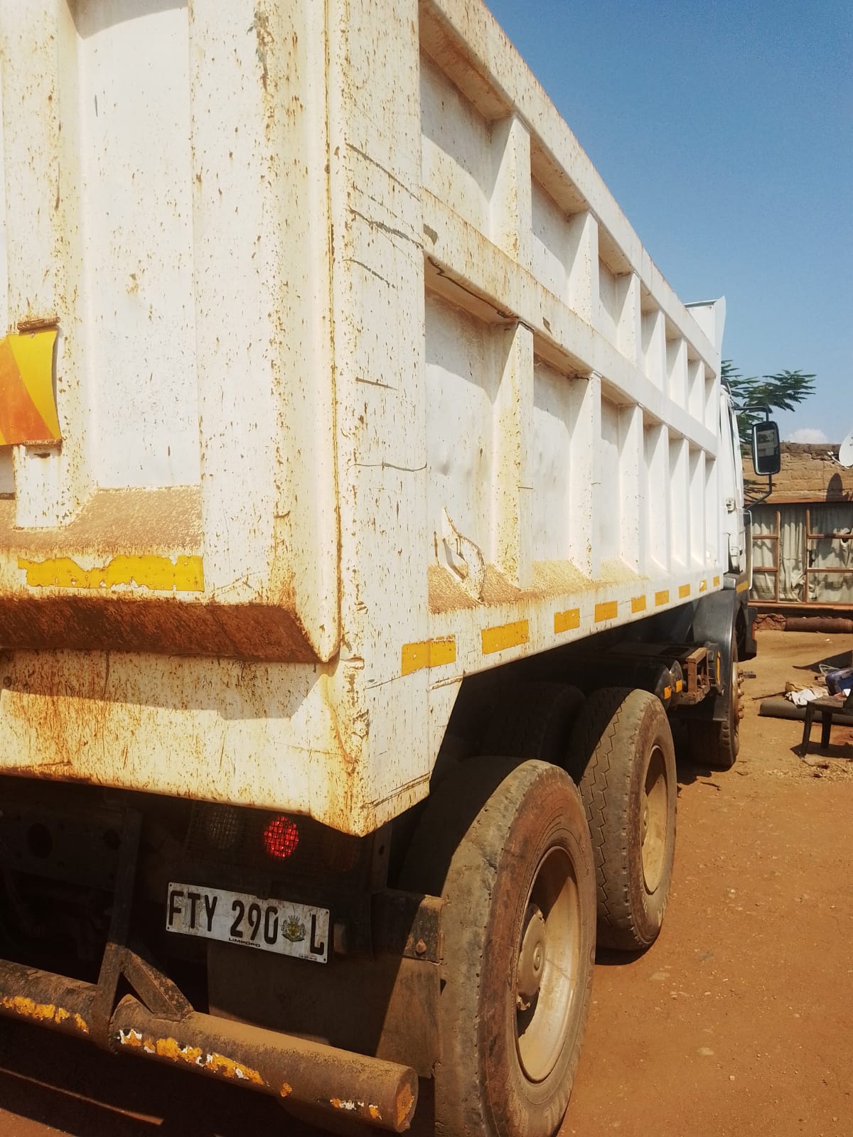 MAN F2000 10 CUBE TIPPER 2005 | Junk Mail