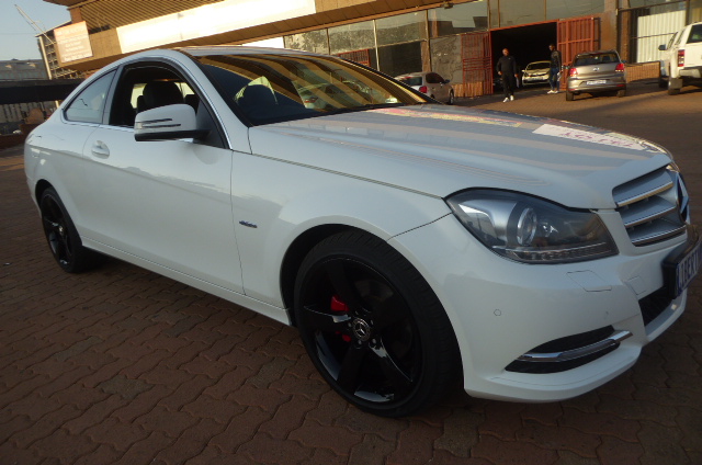 2012 Mercedes Benz C250 AMG C-Class Avantgarde Auto Sedan Sunroof Autom ...