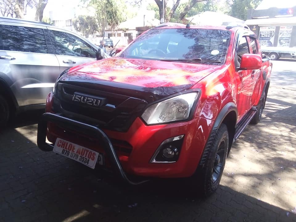 2019 ISUZU KB250 X-RIDER 2.5 DISIEL SPAREKEY SERVICE HISTORY MANUAL RED ...