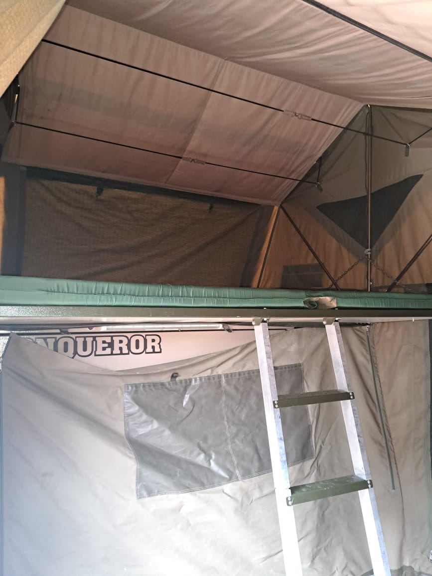 Conqueror Compact | Junk Mail Marketplace