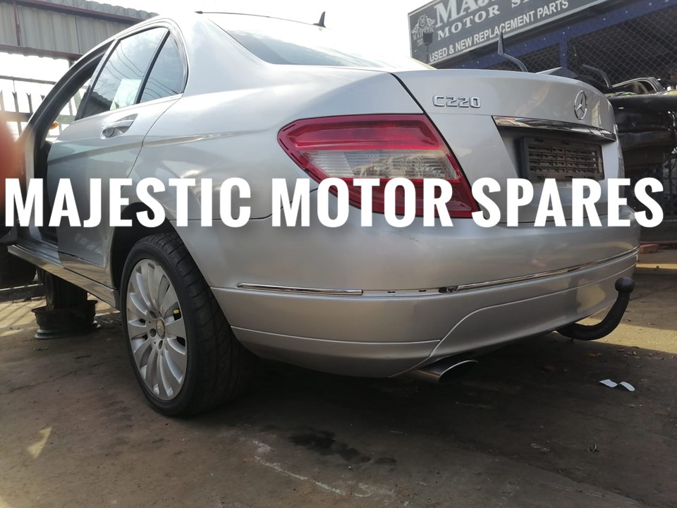 2008 Mercedes Benz Merc W204 C220 cdi - silver in colour | Junk Mail