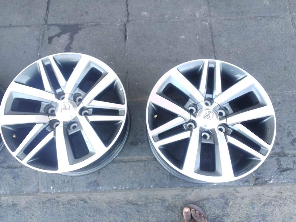 Toyota GD6 18 inches Mag wheel in excellent condition | Junk Mail ...