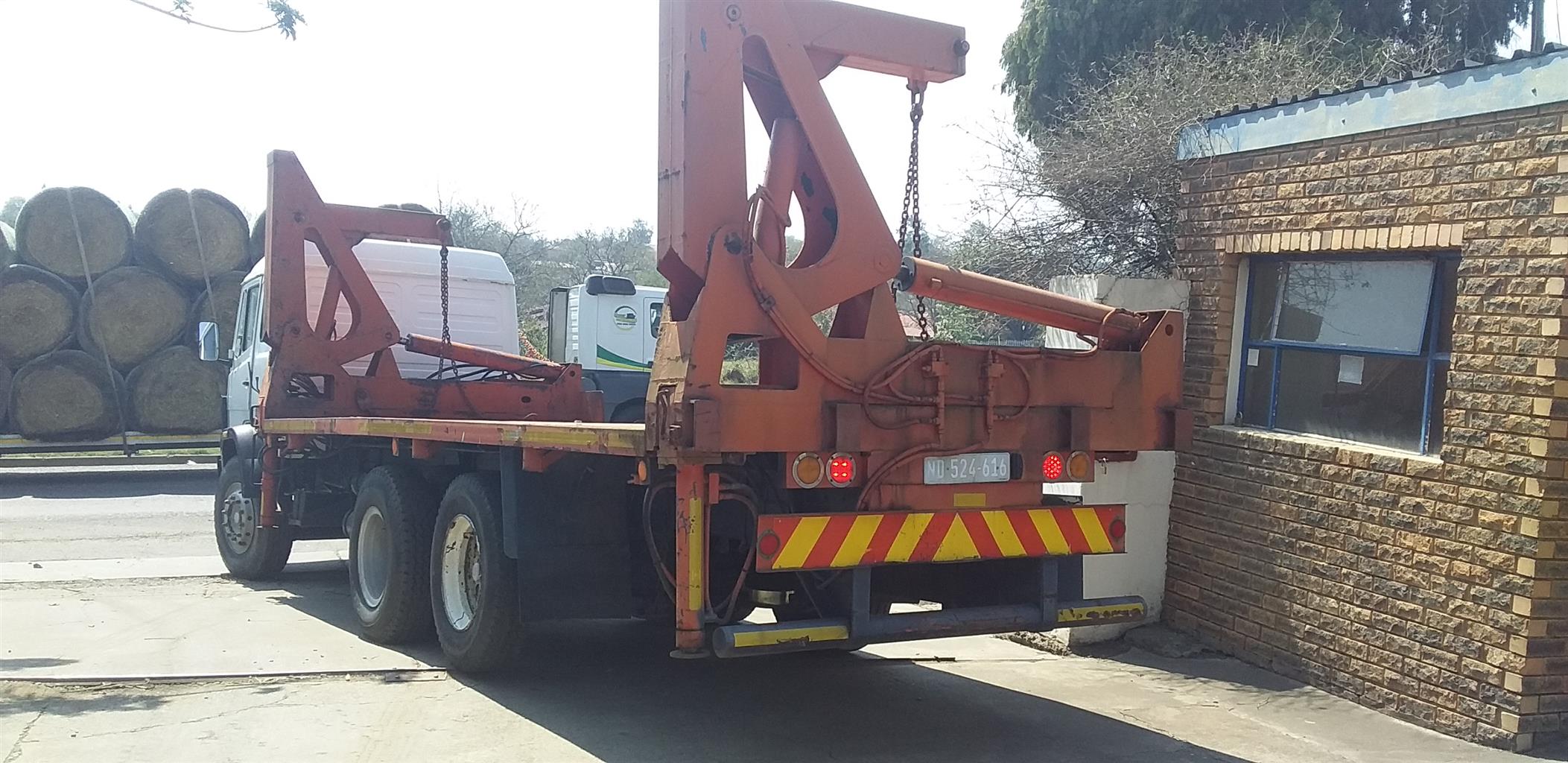 1992 MERECEDES BENZ ECONOLINER 16-23 CONTAINER LIFT CRANE | Junk Mail