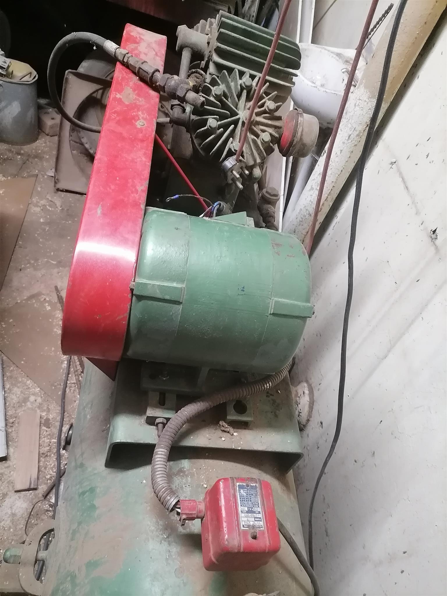 Heavy duty Air compressor 3 hp 350 litre Heavy duty with switch unit ...