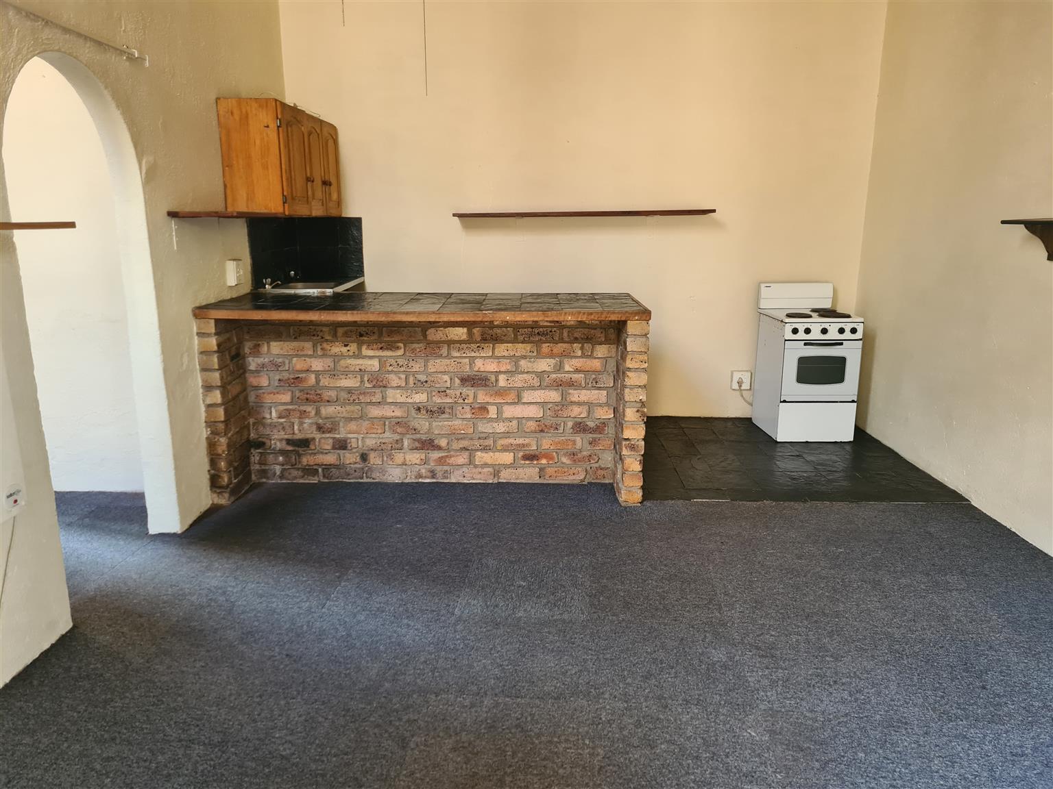 Garden cottage Glen Austen Ah Midrand | Junk Mail