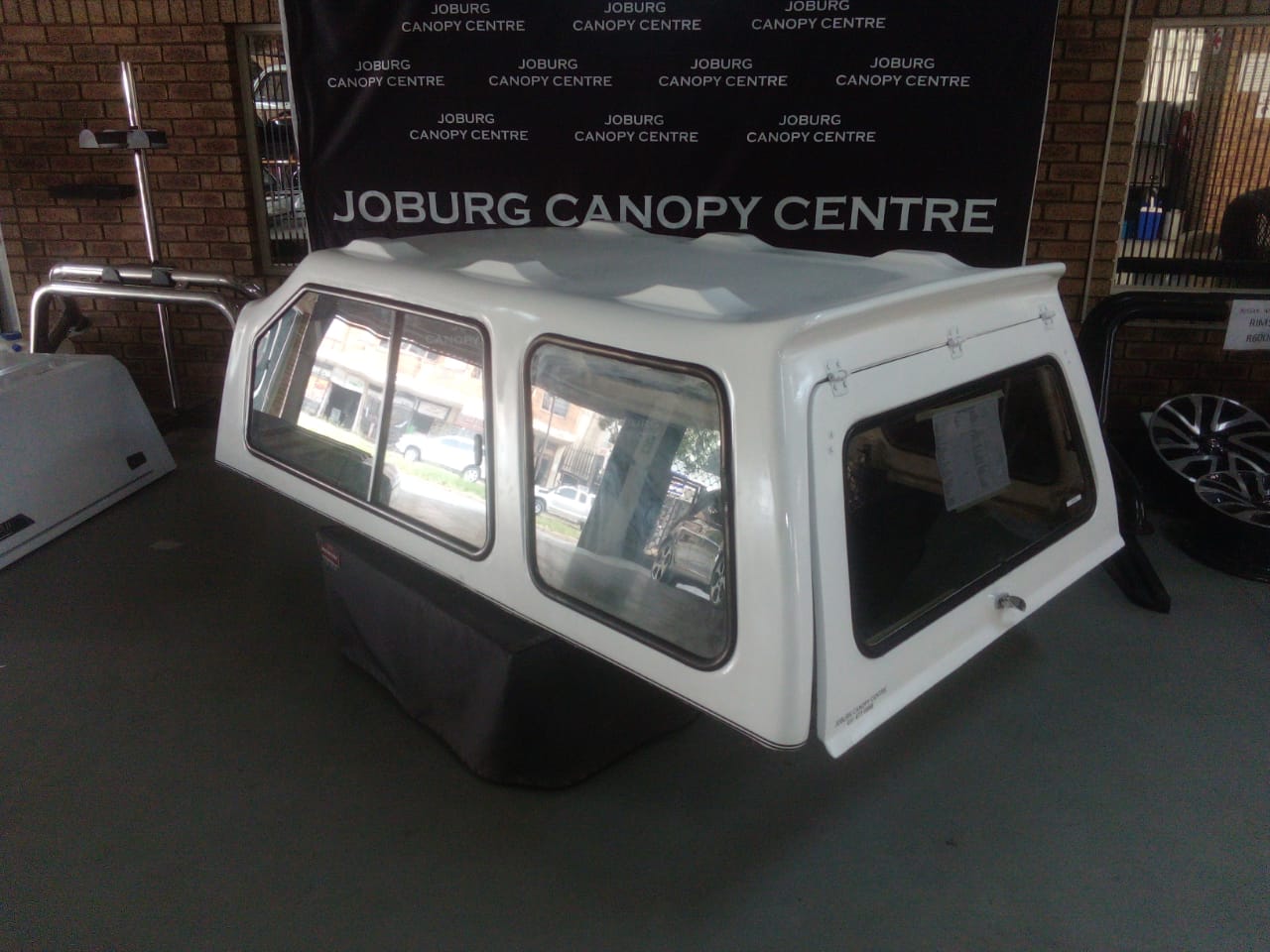 (1052) Ford Ranger LWB 07-12 High Line SA Canopy | Junk Mail