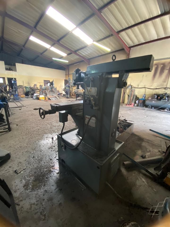 HARRISON 600 Universal Mill 380V For Sale | Junk Mail Marketplace