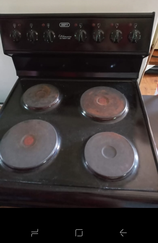 Defy 4-plaat elektriese stoof | Junk Mail