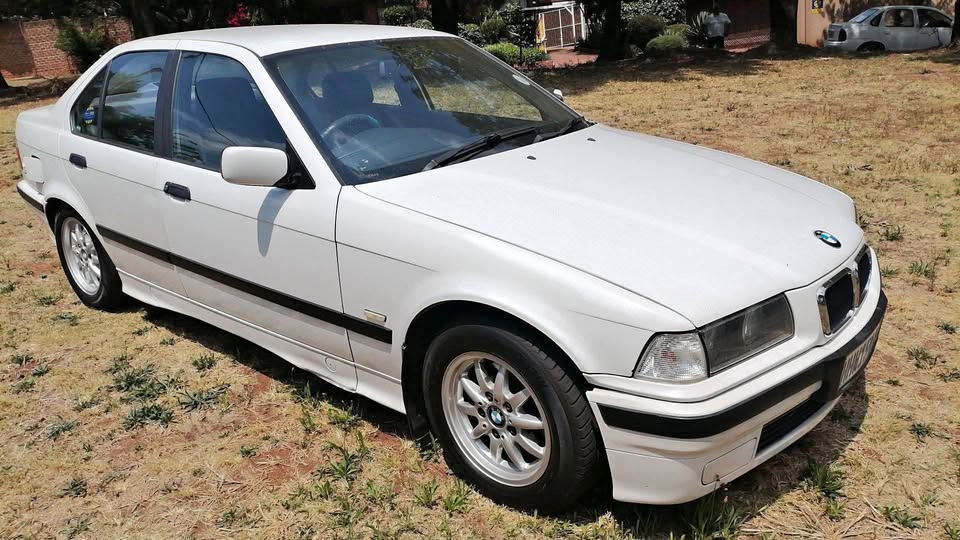 1998 BMW Dolphin E36 316i AUTO | Junk Mail Marketplace