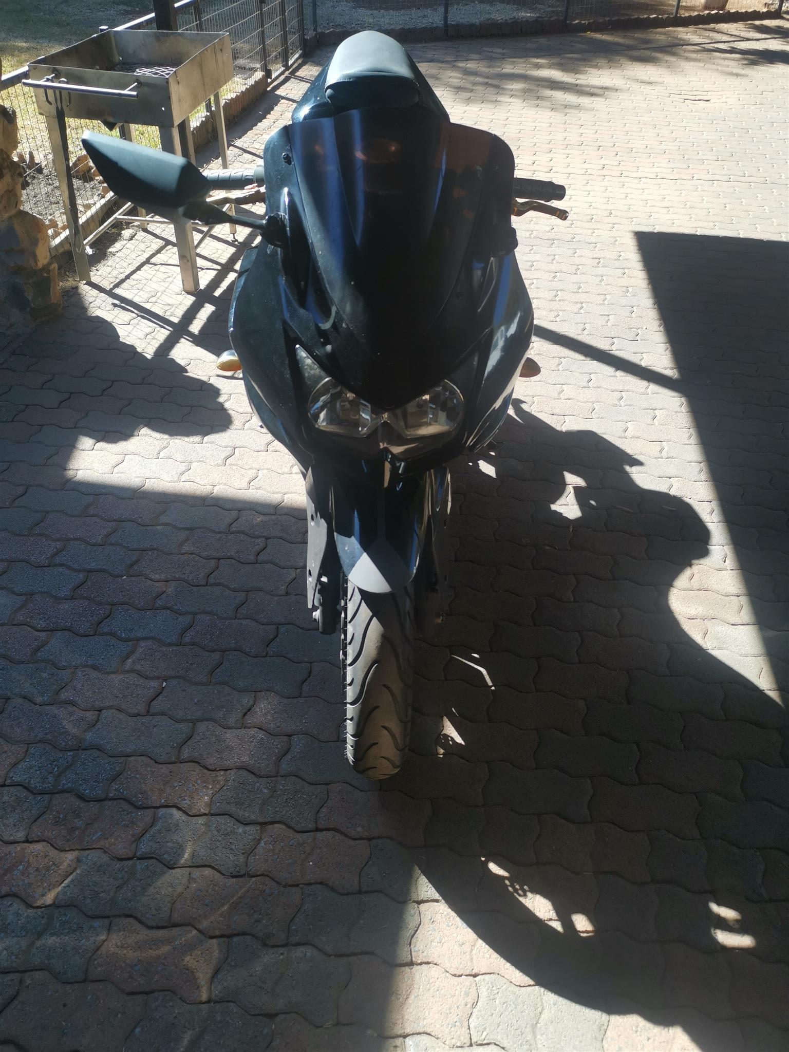 Kawasaki Ninja 250R 2010 Model with extras | Junk Mail