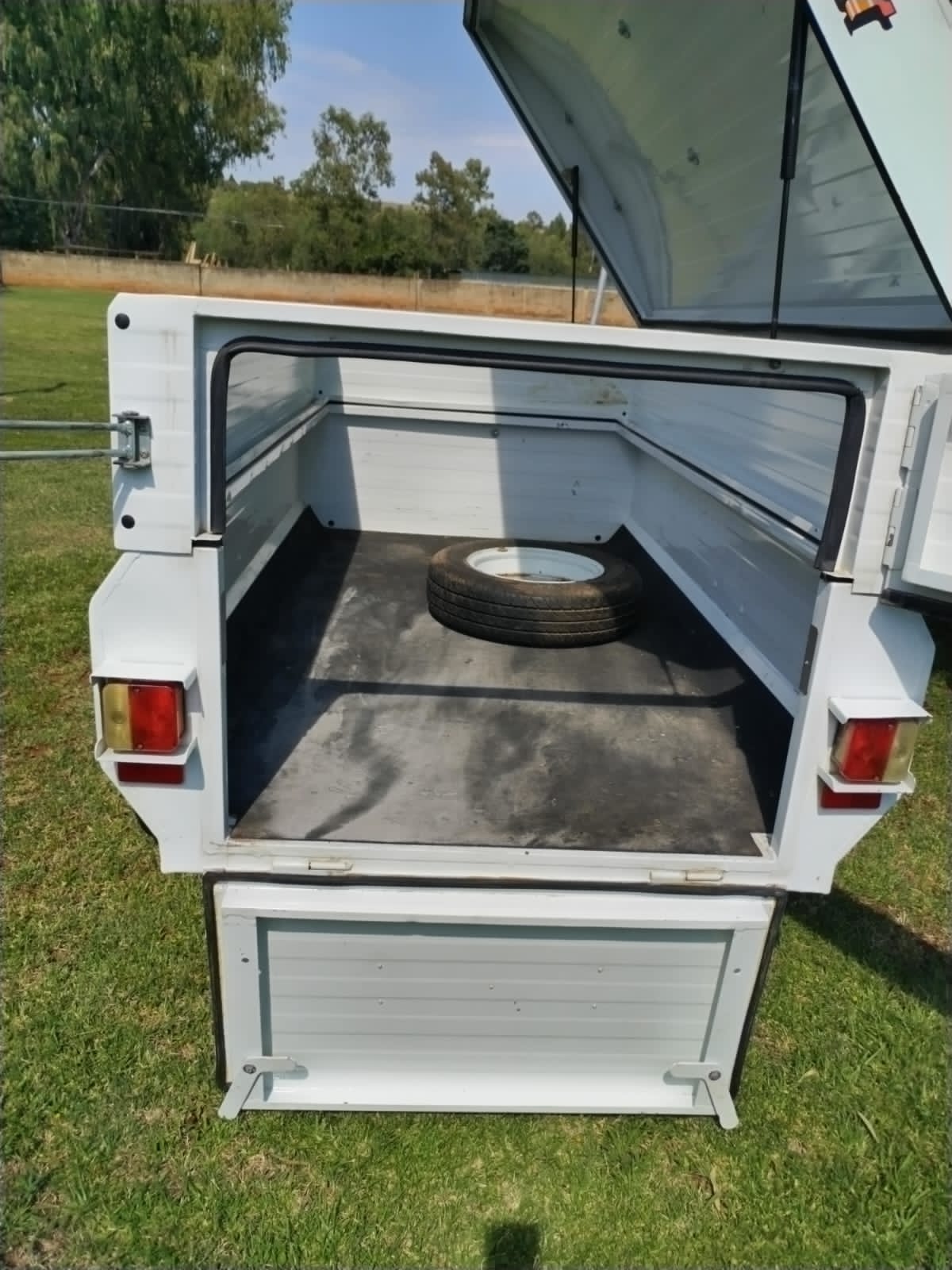 Venter 7 foot Elite trailer with extension frame | Junk Mail