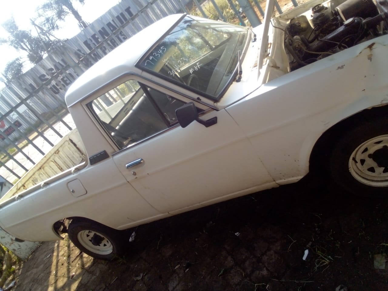 For Sale: Nissan 1400 | Junk Mail Marketplace