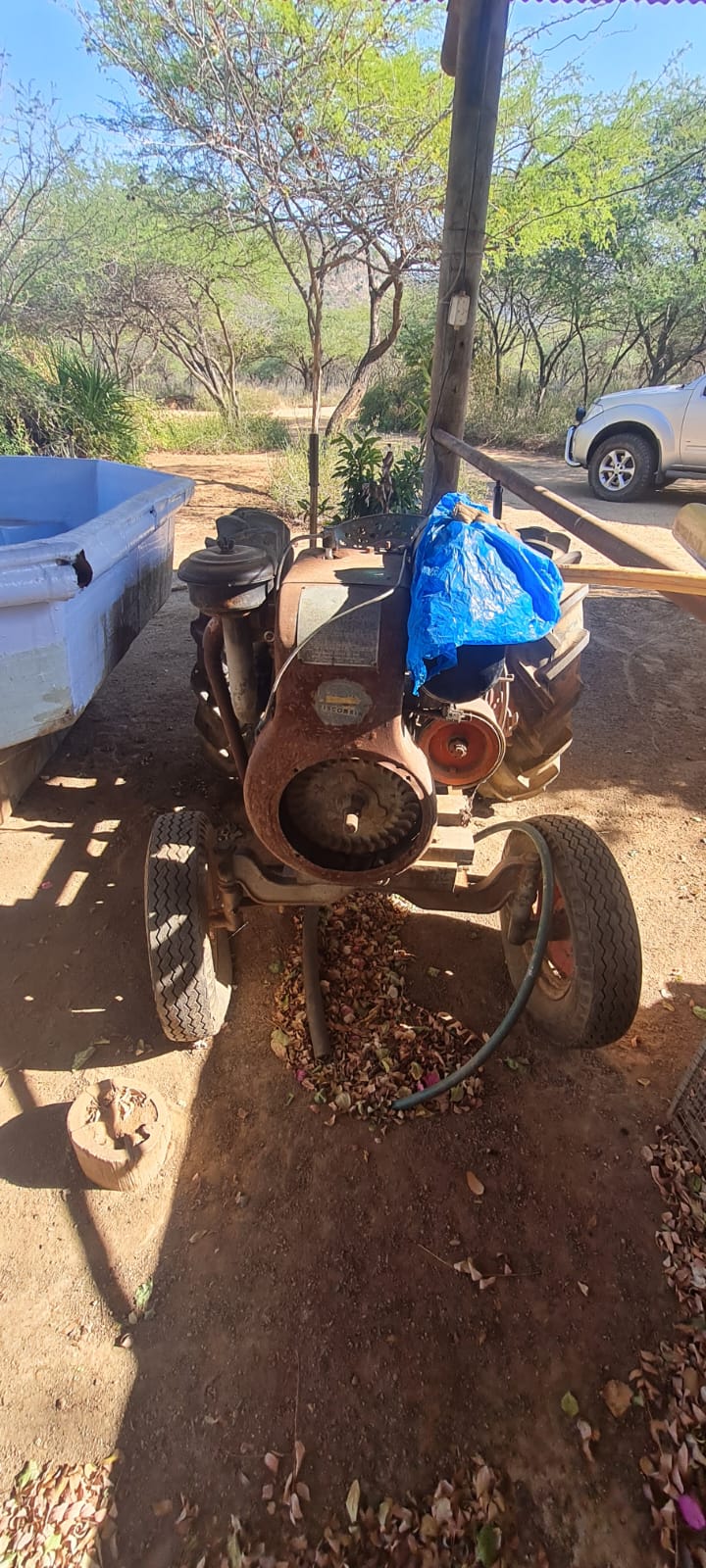 GIBSON MODEL D VINTAGE TRACTOR (COLLECTORS ITEM) N193 | Junk Mail ...