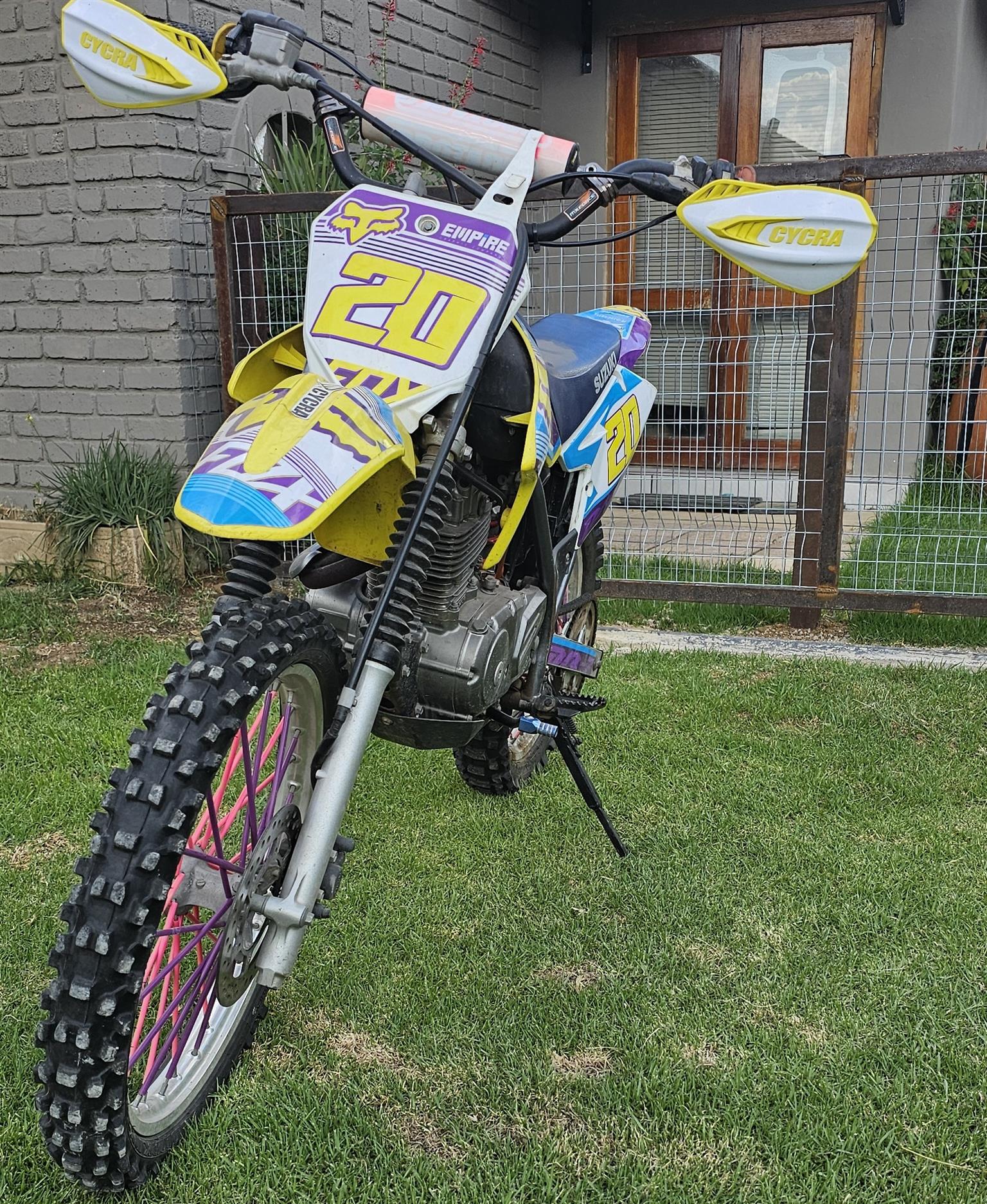 Offroad Bikes Yamaha YFZ 450 and Suzuki DRZ 125 | Junk Mail Marketplace