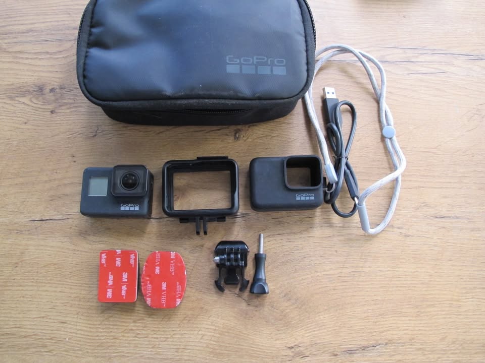 GoPro HERO7 Black Like New – incl. 4k 32GB SD Card | Junk Mail Marketplace