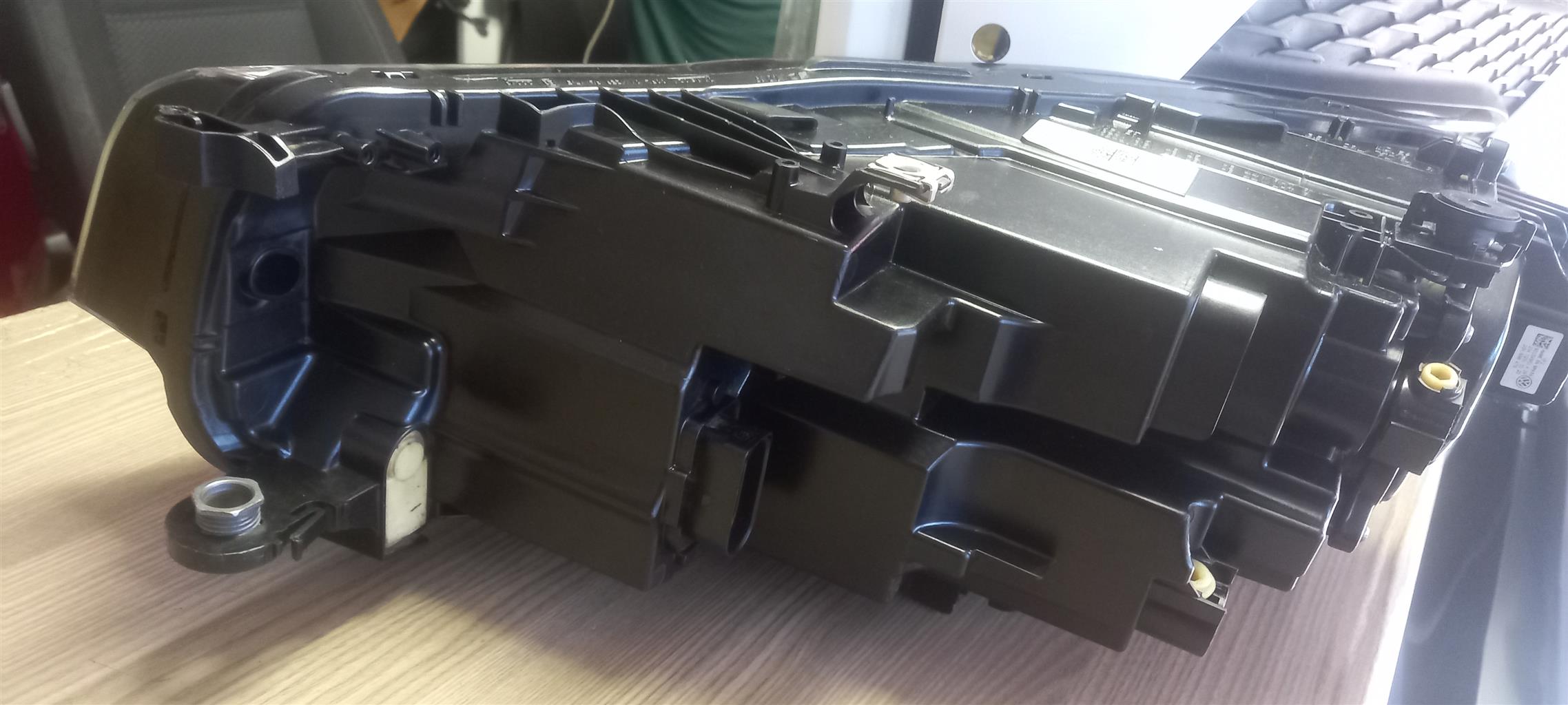 Used 2020 SIDE RIGHT VW T-CROSS LED XENON HEADLIGHT for sale in Gauteng ...