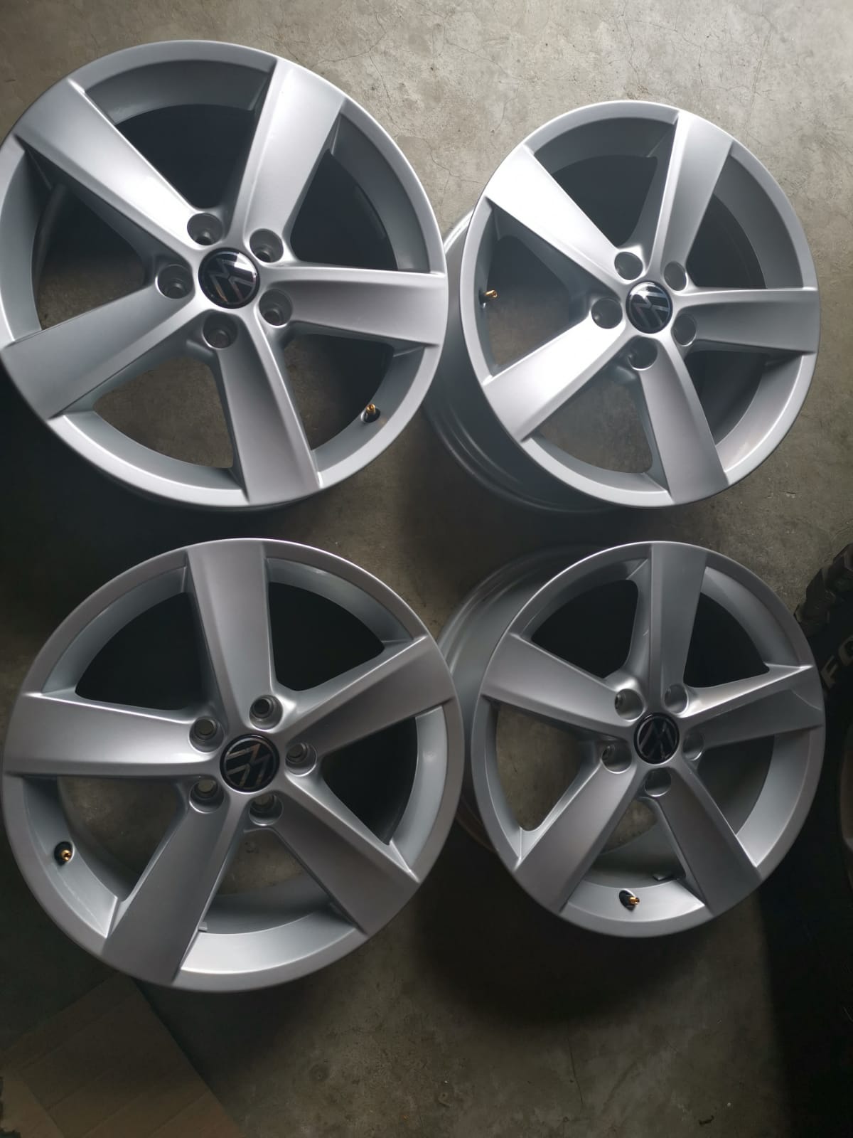16 inch VW Polo TSi/Vivo original new mags set . thy will fit Audi A1 ...