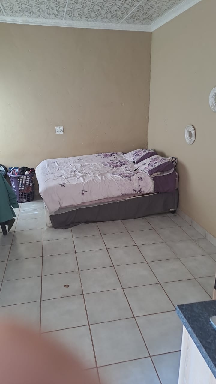 Nice affordable Bachelor at Clayville ext26 up For Rental | Junk Mail